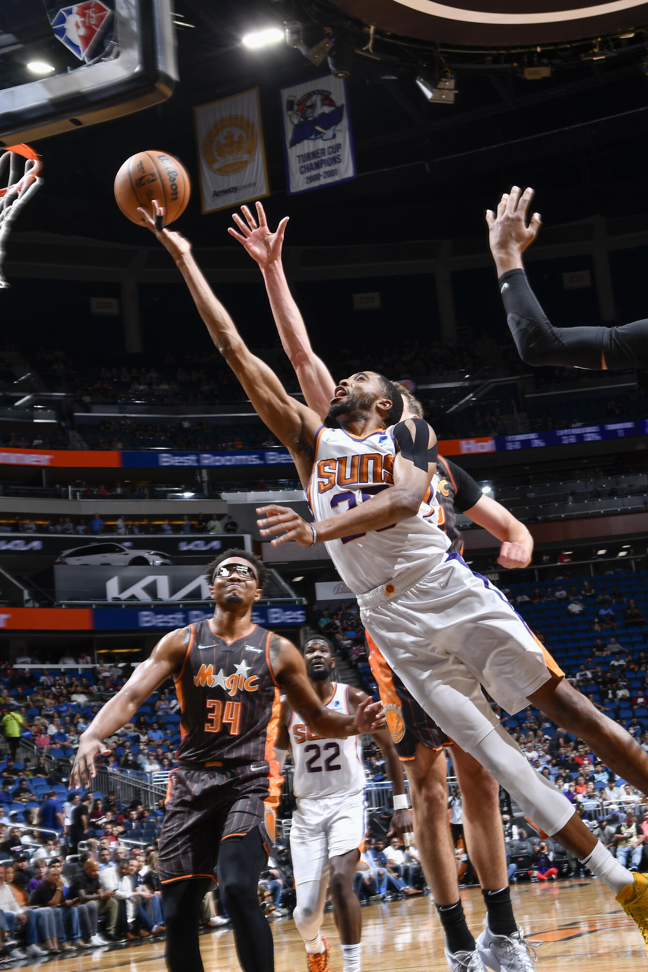 March 8, 2022: Suns at Magic Photo Gallery | NBA.com