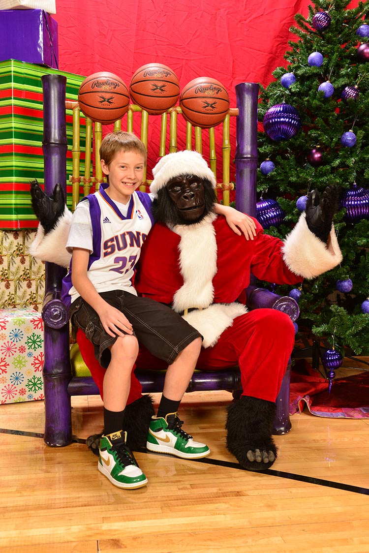 kunta gorilla santa