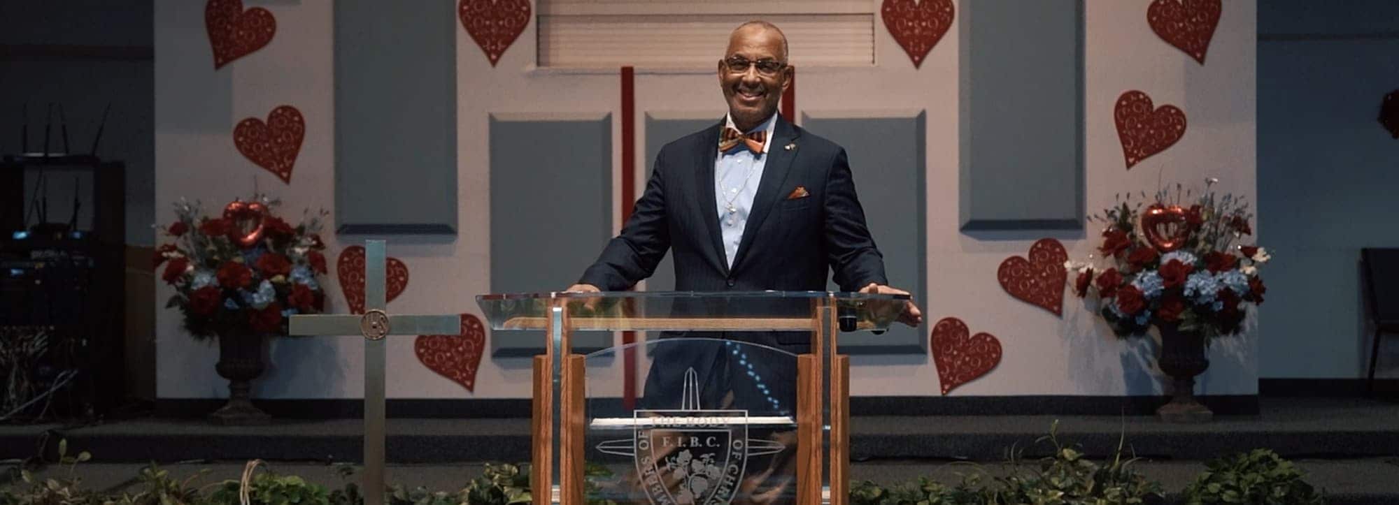 Golden Standard Award: Dr. Warren H. Stewart, Sr. | Phoenix Suns