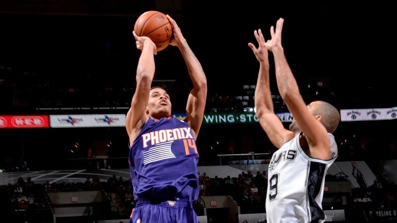 Suns Pull Away from Spurs, Remain Unbeaten in Preseason | Phoenix Suns