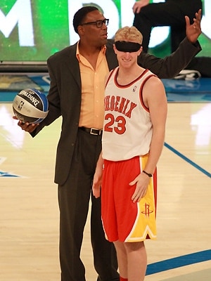 Budinger Channels His Inner Ceballos in Dunk Contest | Phoenix Suns