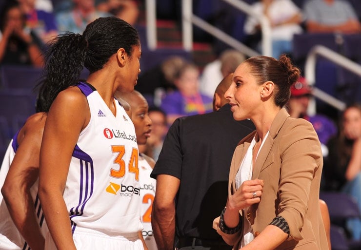 Preseason Victory over Japanese National Team Photo Gallery | NBA.com