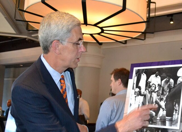 John MacLeod Ring of Honor Induction Photo Gallery | NBA.com