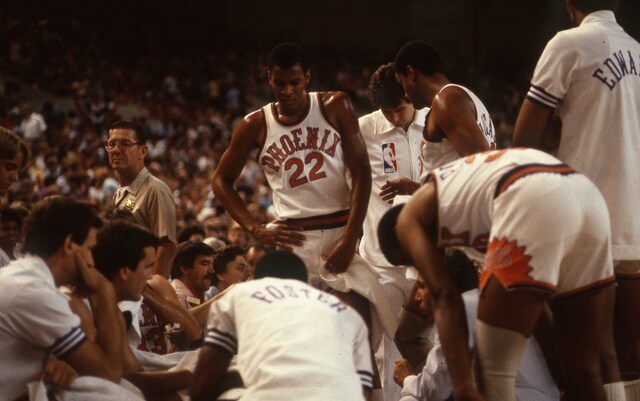 Through the Years: Larry Nance Photo Gallery | NBA.com