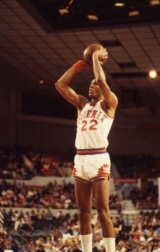 Through the Years: Larry Nance Photo Gallery | NBA.com