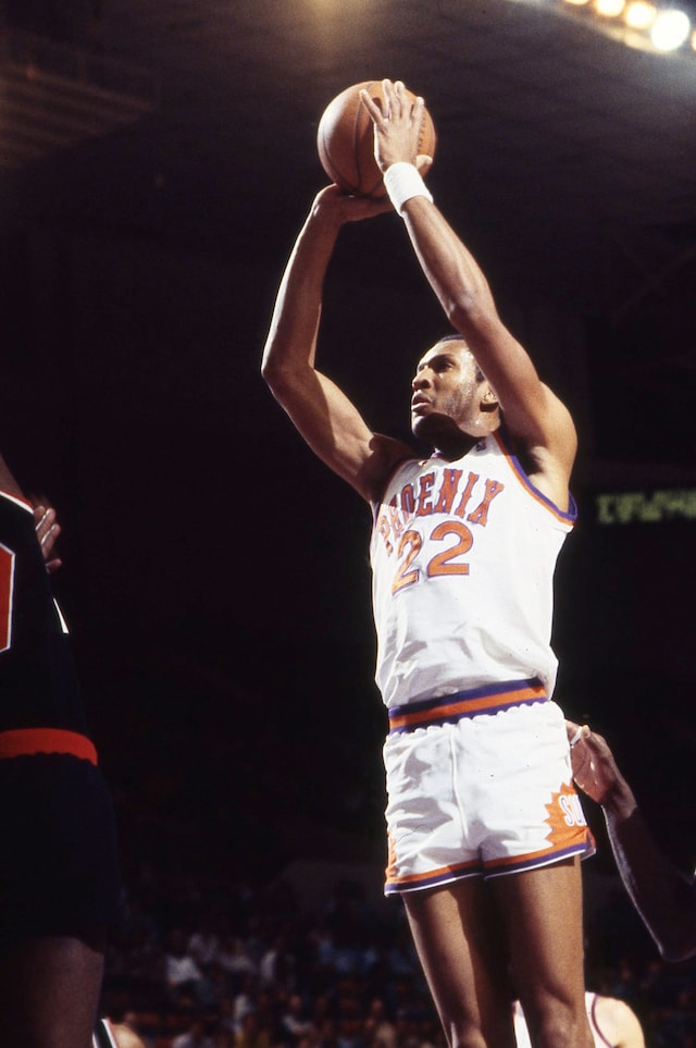 Through the Years: Larry Nance Photo Gallery | NBA.com
