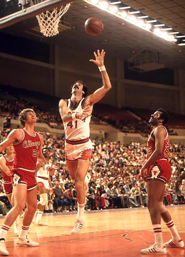 Remembering Neal Walk Photo Gallery | NBA.com