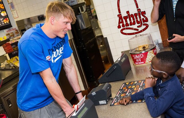 Thunder Acts of Kindness in Photos Photo Gallery | NBA.com