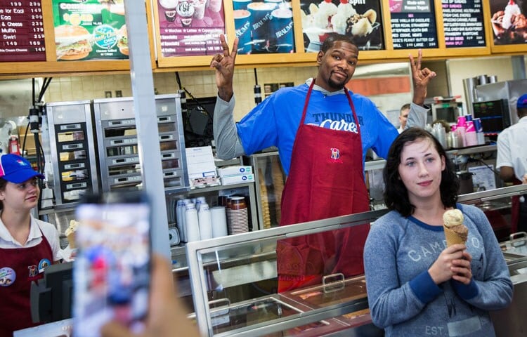 Thunder Acts of Kindness in Photos Photo Gallery | NBA.com