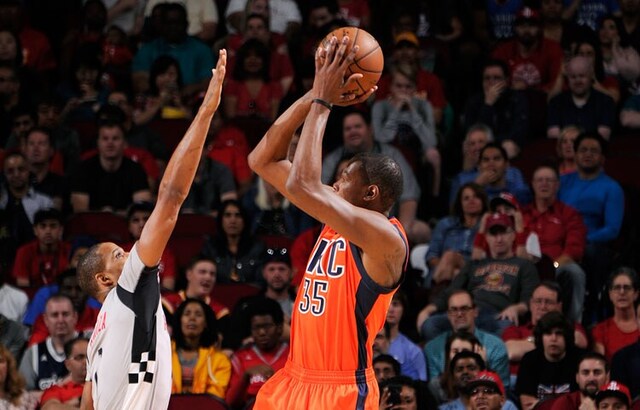 Thunder at Rockets - April 3, 2016 Photo Gallery | NBA.com