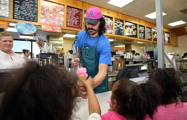 Thunder Acts of Kindness in Photos Photo Gallery | NBA.com