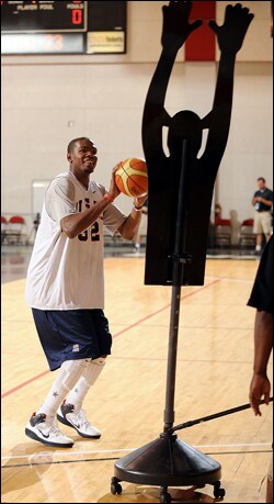 Durant Keeps Focus on the Team | NBA.com