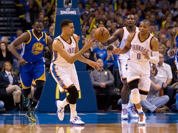 Thunder vs. Warriors: Feb. 6, 2013 Photo Gallery | NBA.com