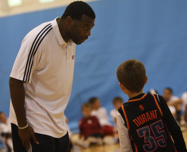 Royal Ivey, Mark Bryant Visit Youth Basketball Photo Gallery | NBA.com