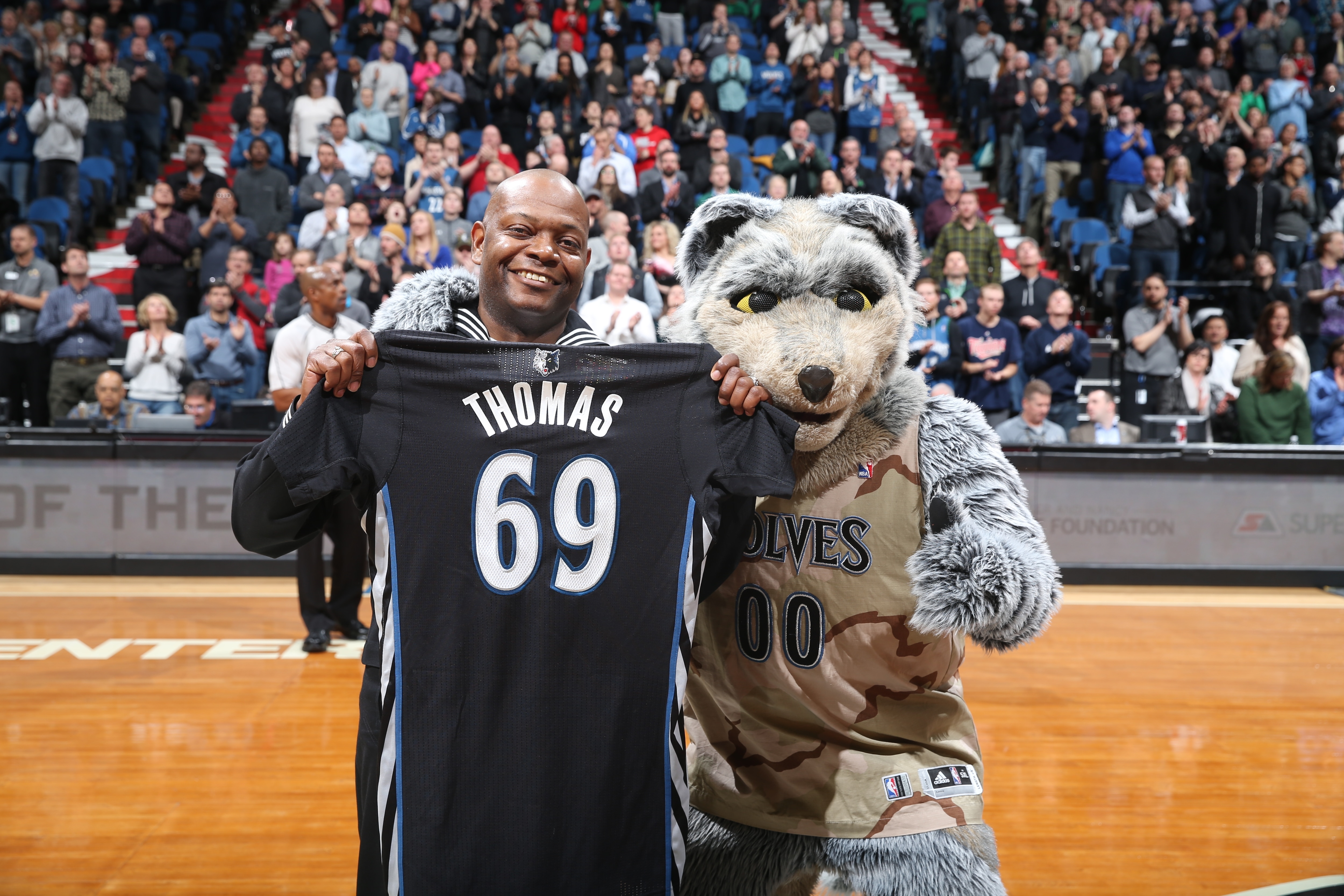 Heroes of the Pack 2015-2016 Photo Gallery | NBA.com