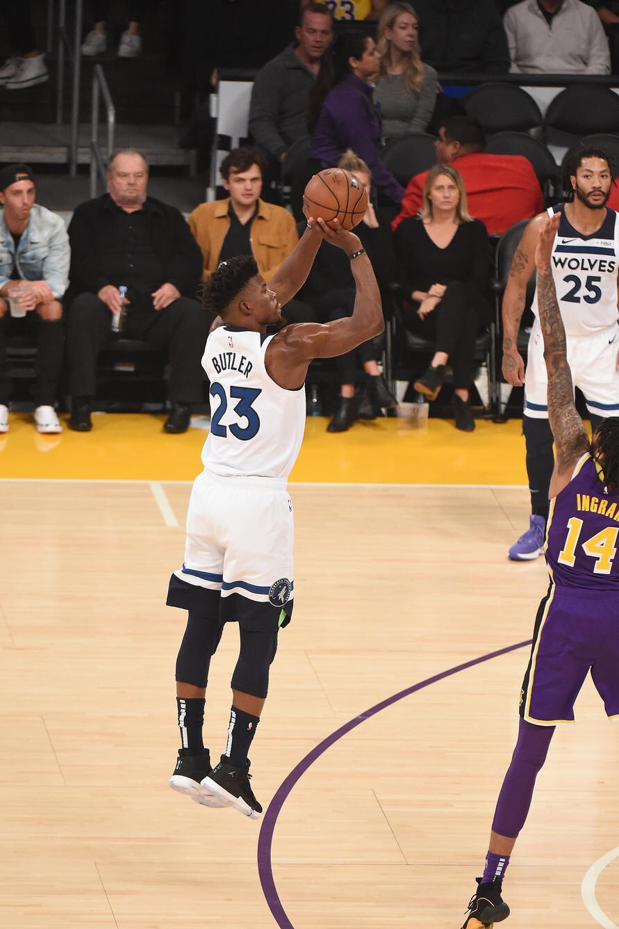 Gallery | Wolves at Lakers Photo Gallery | NBA.com