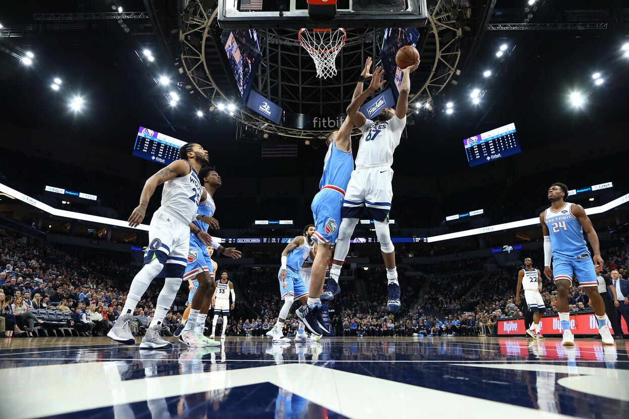 Gallery | Wolves vs. Kings Photo Gallery