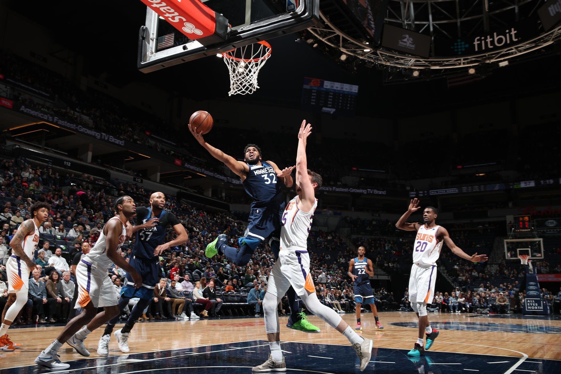 Gallery | Wolves vs. Suns Photo Gallery | NBA.com