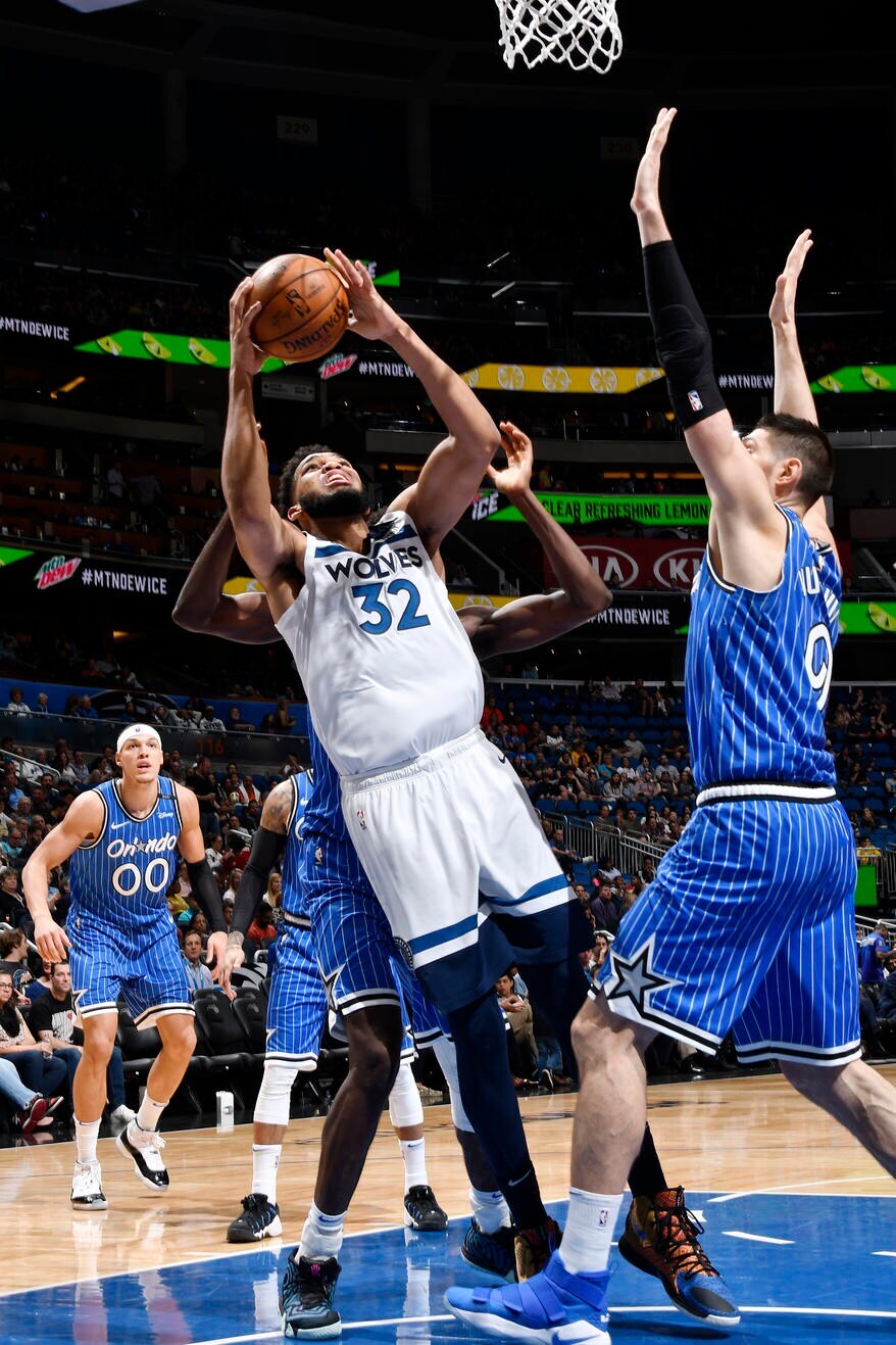 Gallery | Wolves at Magic Photo Gallery | NBA.com