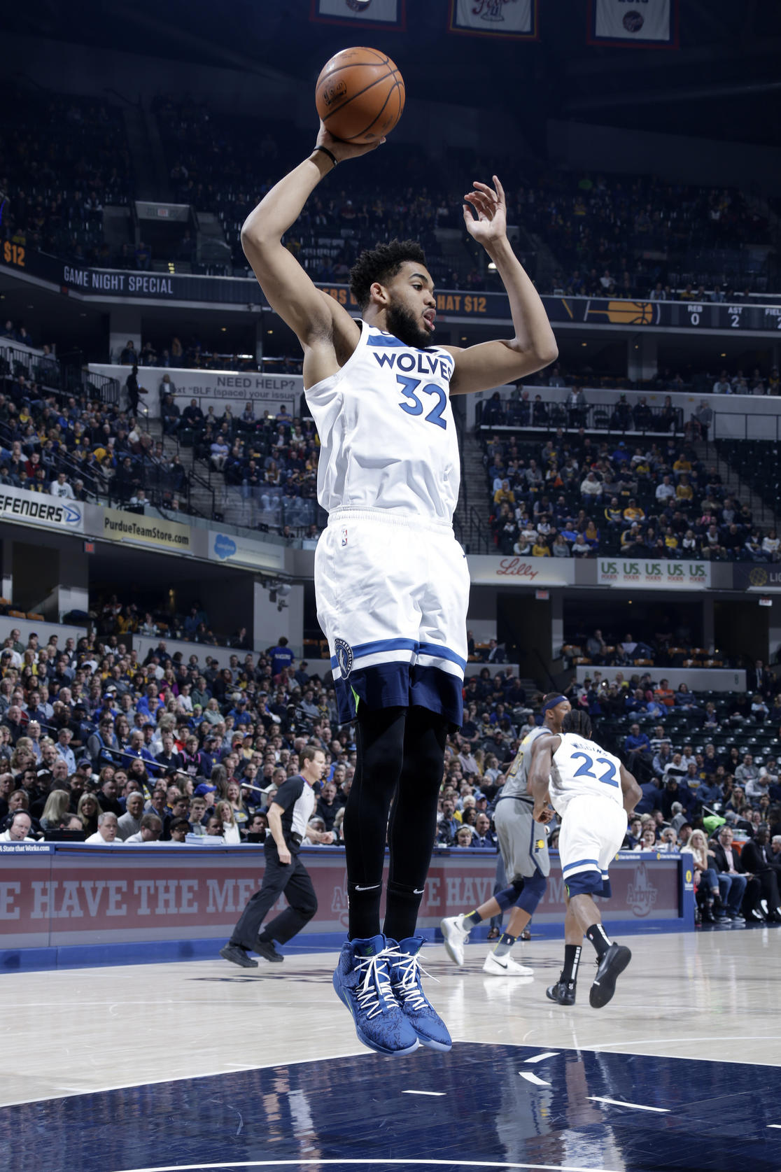 Gallery | Wolves at Pacers Photo Gallery | NBA.com