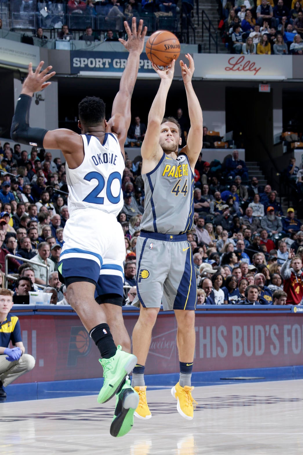 Gallery | Wolves at Pacers Photo Gallery | NBA.com