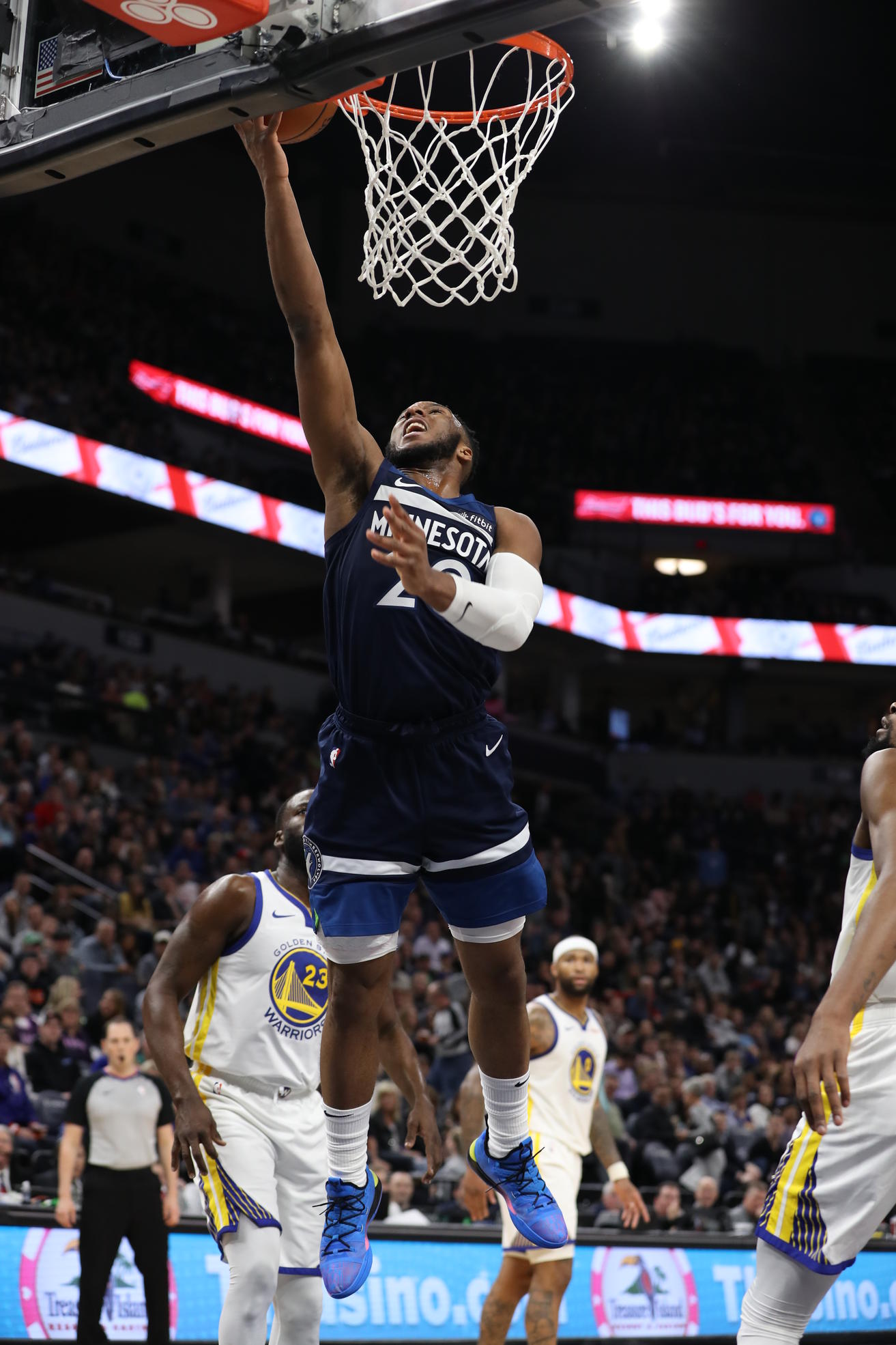 Gallery | Wolves vs. Warriors Photo Gallery | NBA.com