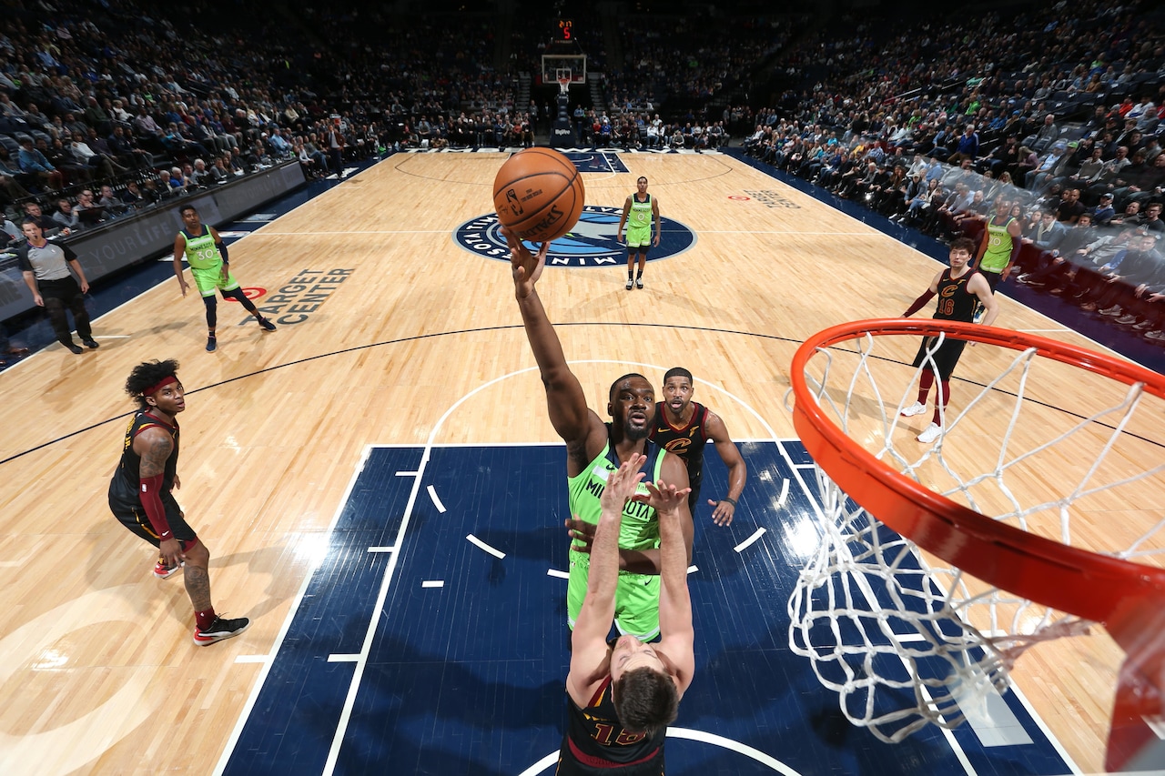 Gallery | Wolves vs. Cavaliers Photo Gallery | NBA.com