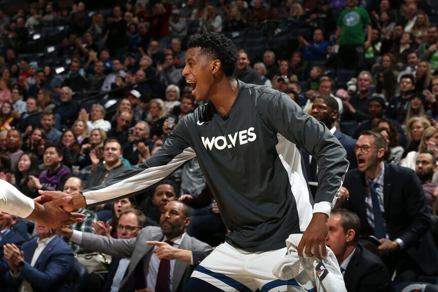 Gallery | Wolves vs. Pacers Photo Gallery