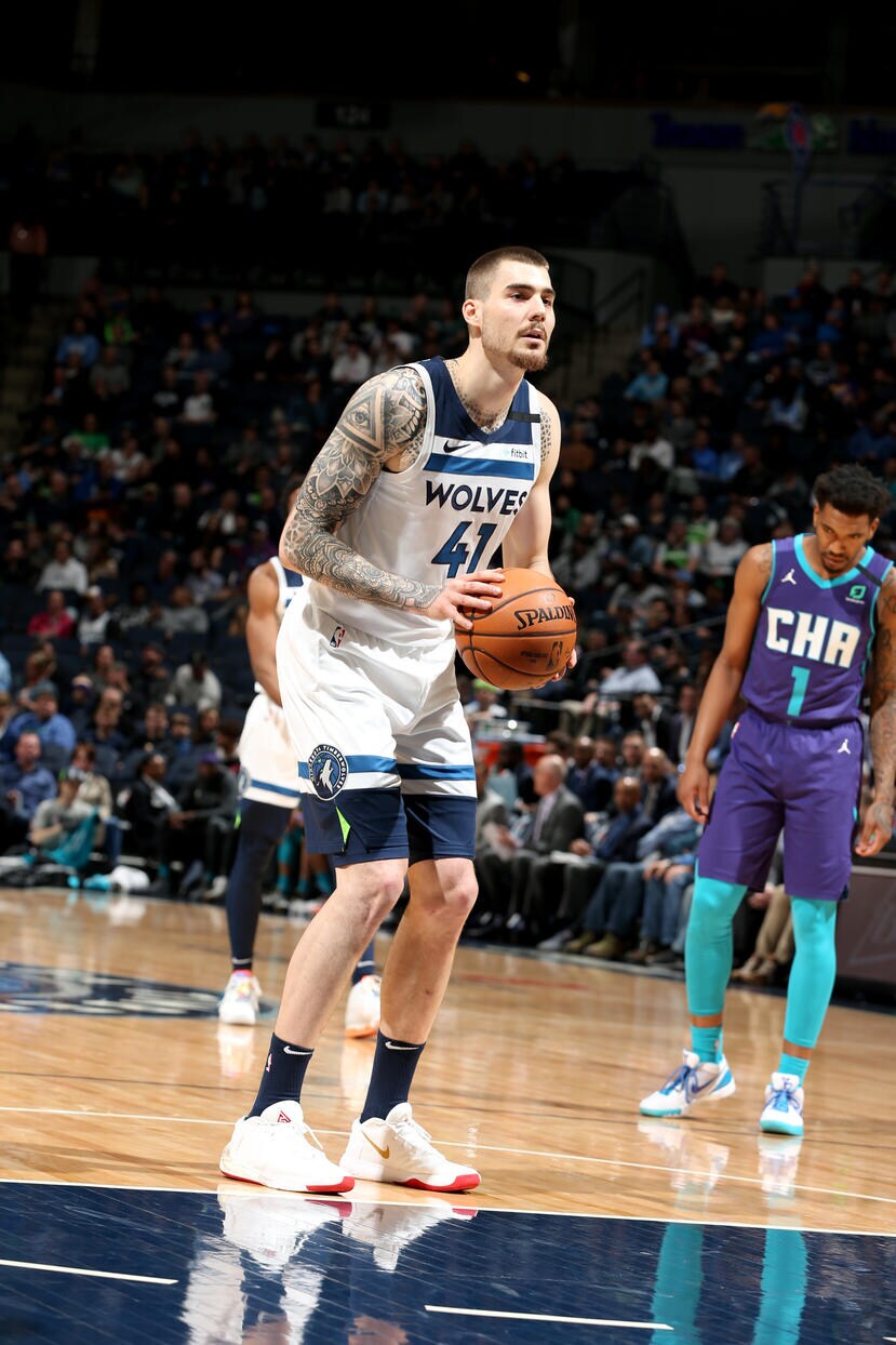 Gallery | Wolves vs. Hornets Photo Gallery | NBA.com