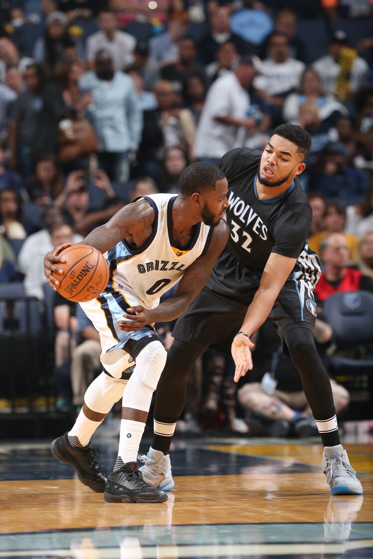 Photo Gallery | Wolves at Grizzlies Photo Gallery | NBA.com