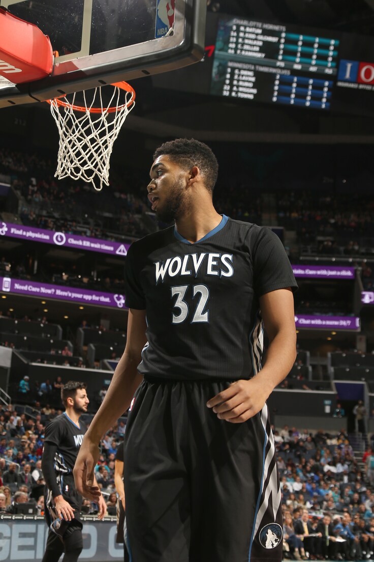 Gallery | Wolves at Hornets Photo Gallery | NBA.com