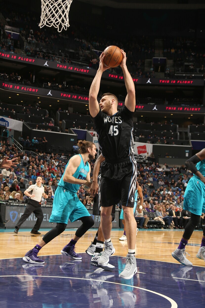 Gallery | Wolves at Hornets Photo Gallery | NBA.com