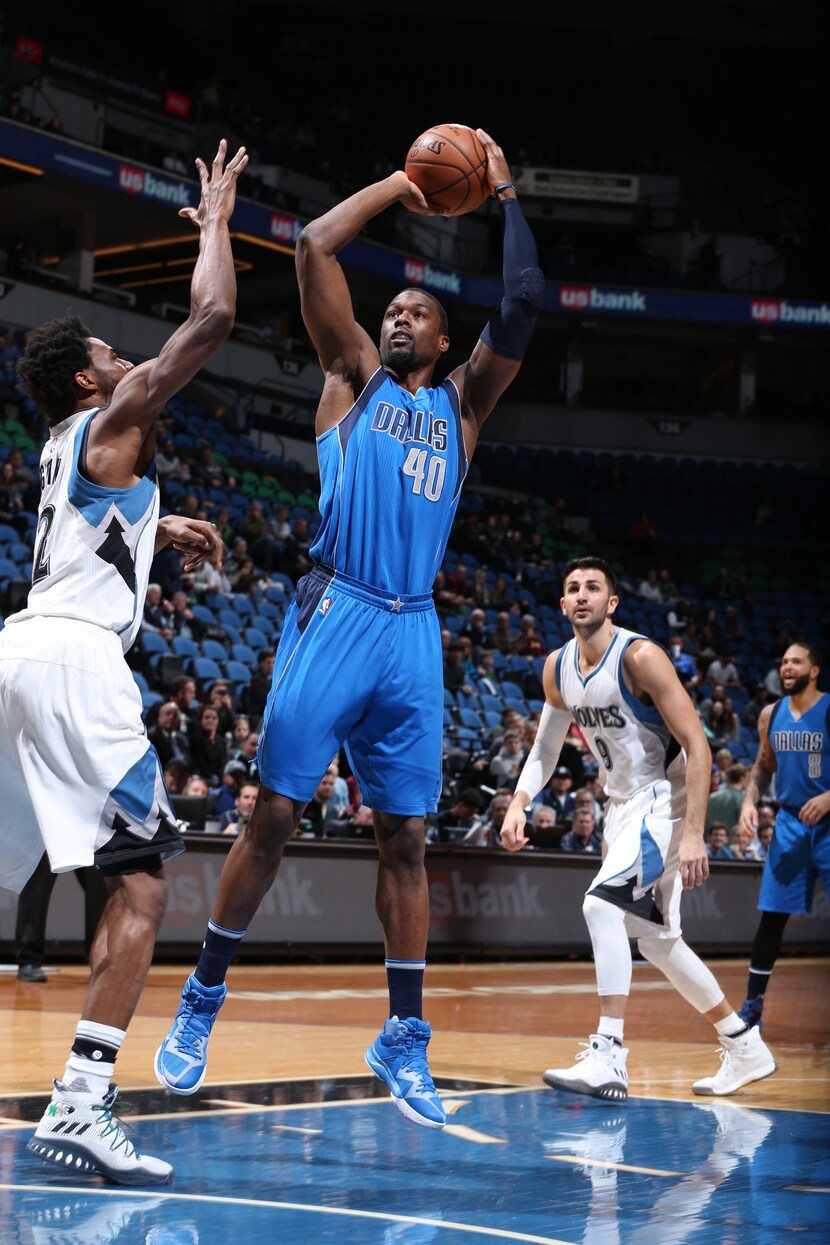 Gallery | Wolves vs. Mavericks Photo Gallery | NBA.com