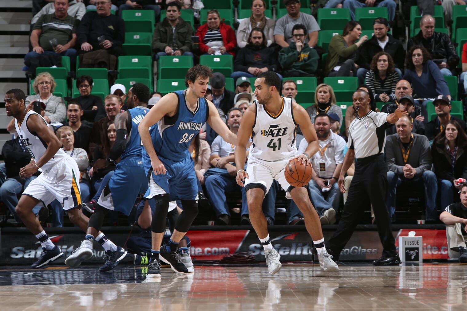 Gallery | Wolves Beat Jazz Photo Gallery | NBA.com