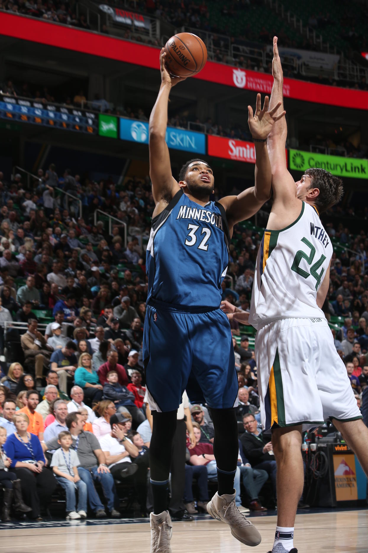 Gallery | Wolves Beat Jazz Photo Gallery | NBA.com