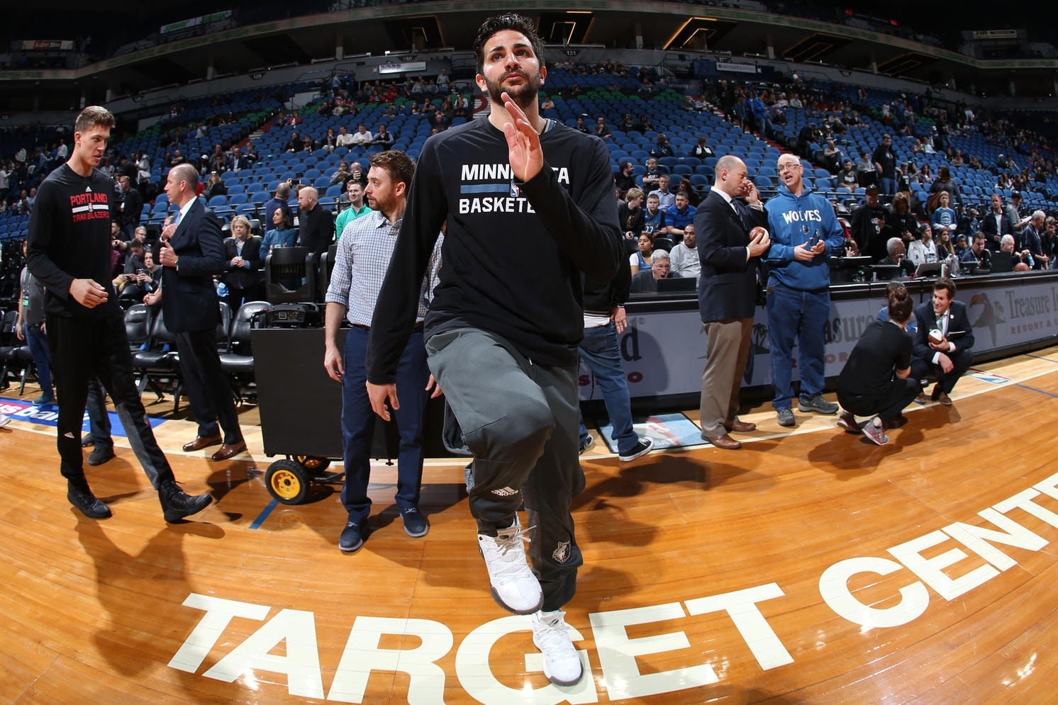 Gallery | Wolves vs. Blazers Photo Gallery | NBA.com