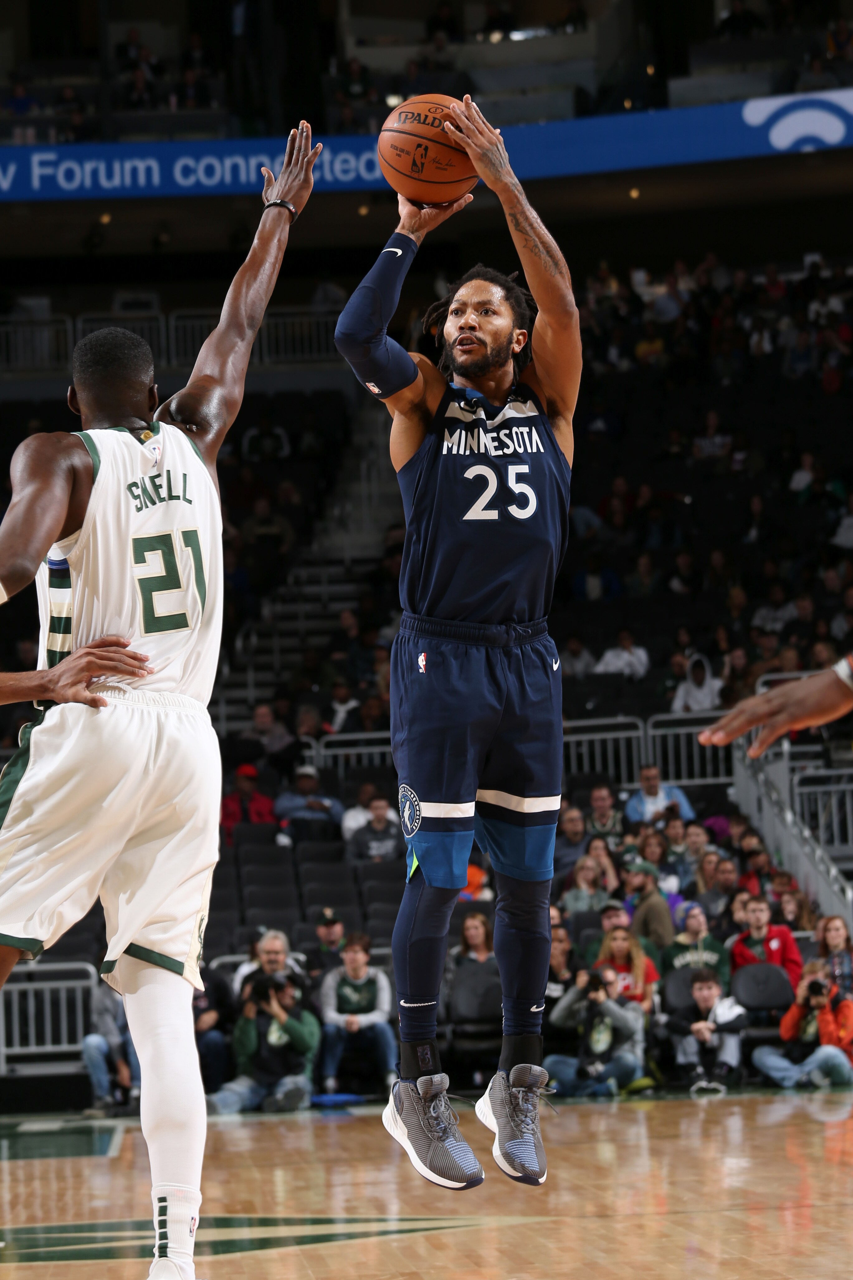 Gallery | Wolves at Bucks Photo Gallery | NBA.com