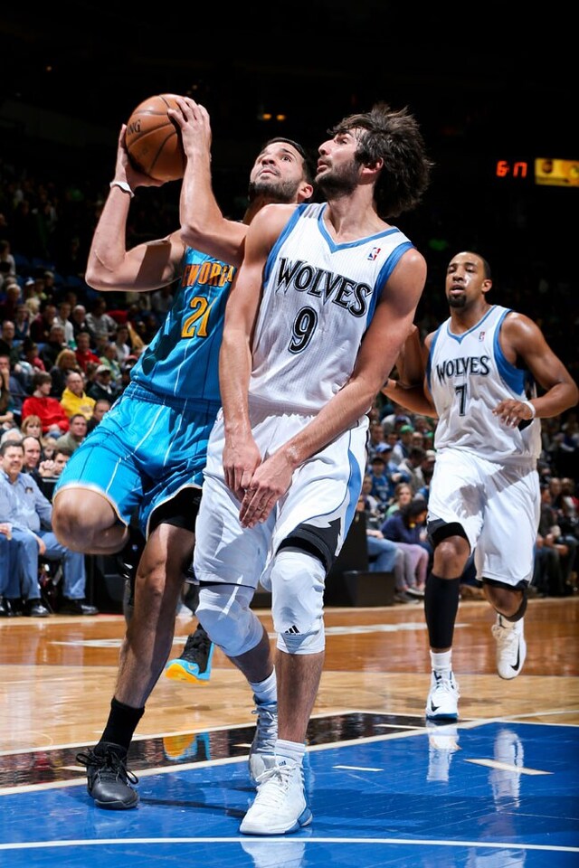 Wolves vs. Hornets Gallery | March 17, 2013 Photo Gallery | NBA.com