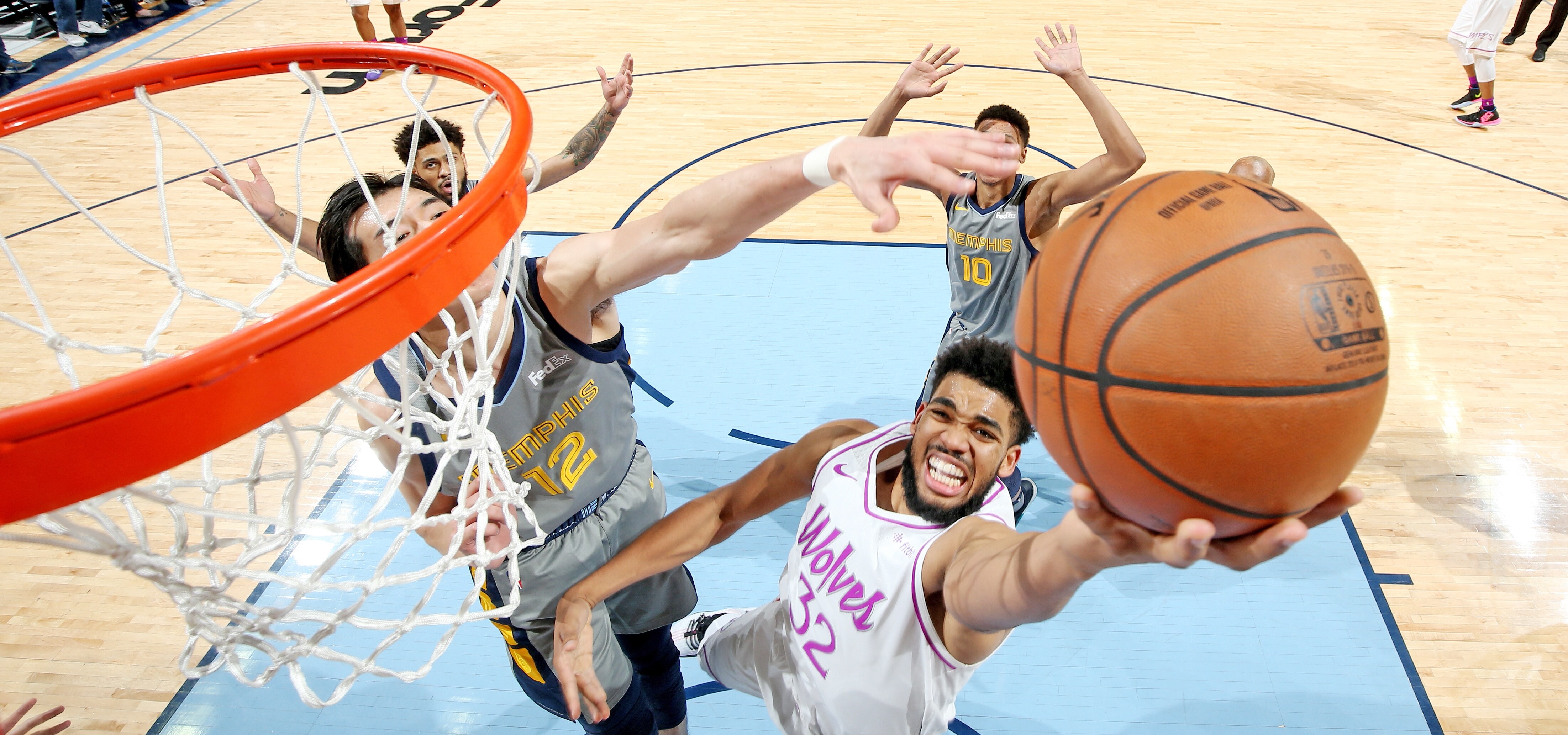 Towns Continues To Dominate, Wolves Take Down Grizzlies | Minnesota ...