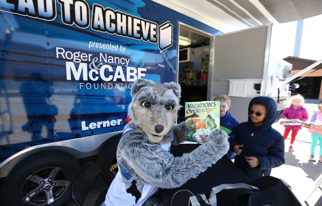 Timberwolves and Lynx Book Mobile Photo Gallery | NBA.com