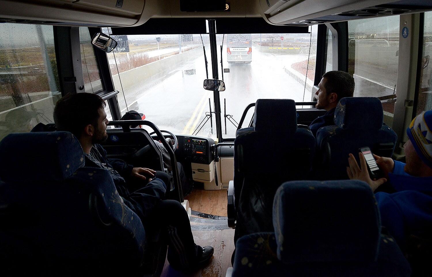 Behind the Scenes of a Warriors Road Trip – Part 1 Photo Gallery | NBA.com