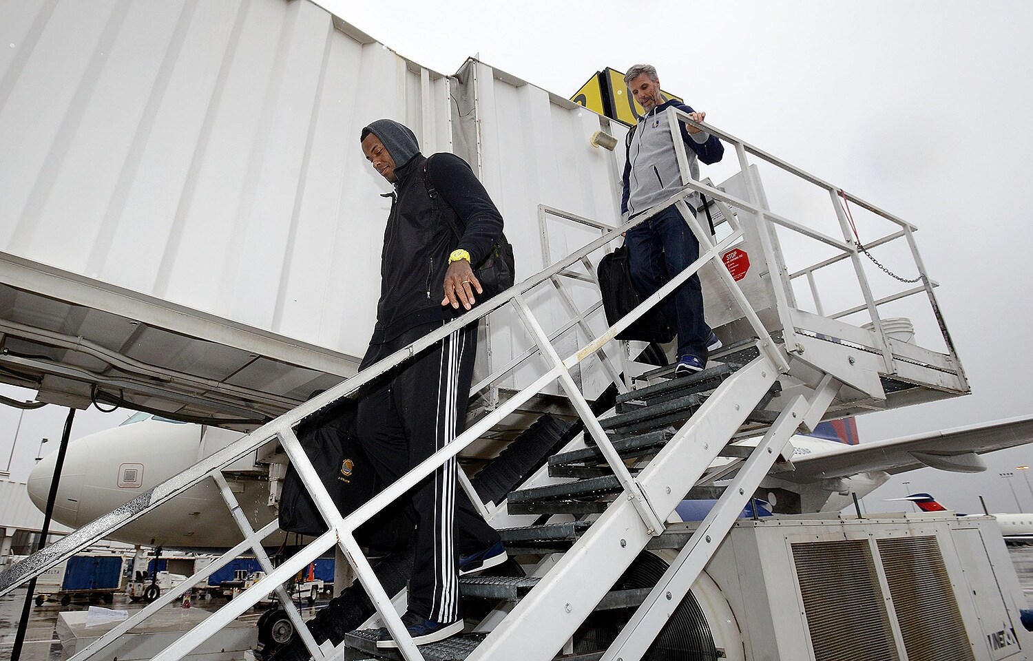 Behind the Scenes of a Warriors Road Trip – Part 1 Photo Gallery | NBA.com