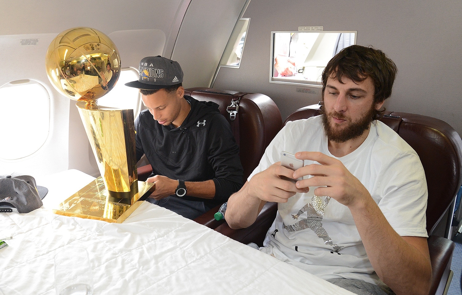Bringing the Trophy Home | Golden State Warriors