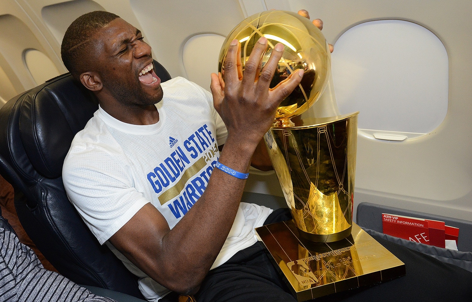 Bringing the Trophy Home Photo Gallery | NBA.com