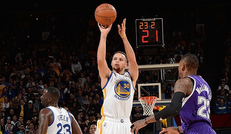 Curry Gets Triple-Double in Win Over Kings | NBA.com