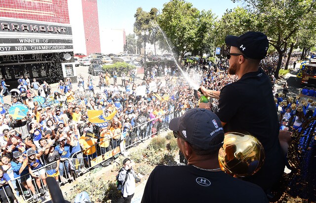 2017 Warriors Championship Parade and Rally Photo Gallery | NBA.com