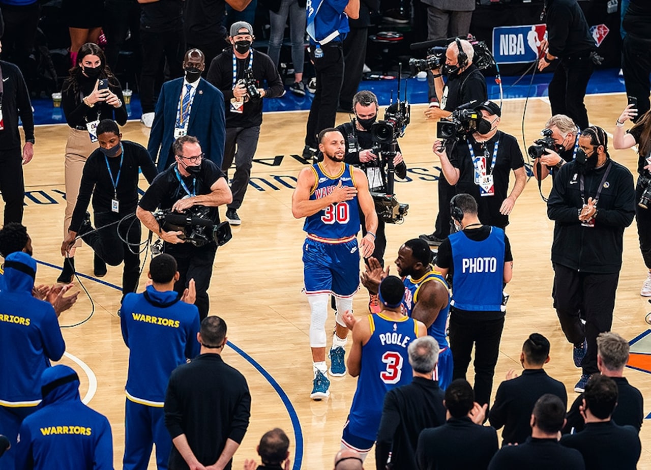 Photos: Stephen Curry Breaks NBA's All-Time 3-Point Record | Golden State Warriors