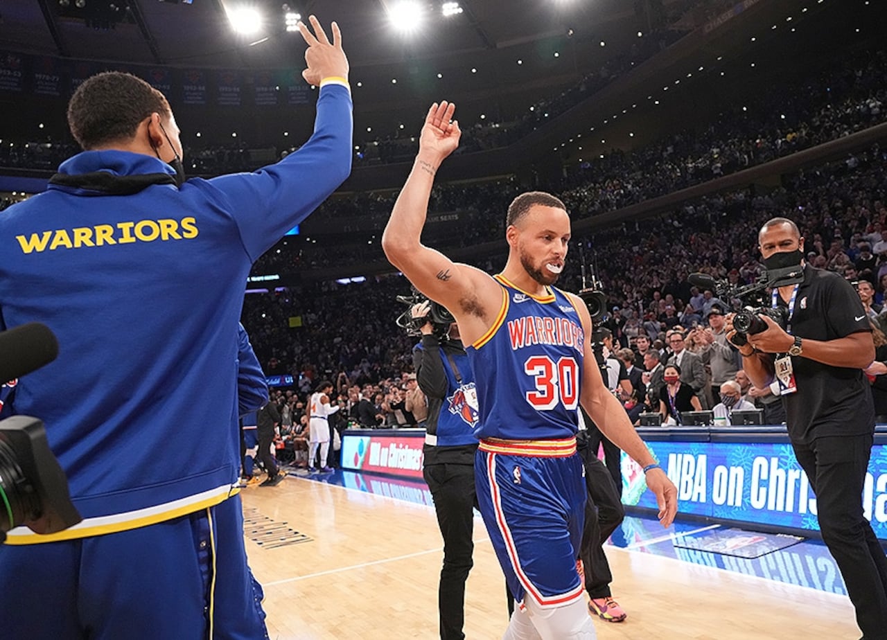 Photos: Stephen Curry Breaks NBA's All-Time 3-Point Record | Golden State Warriors