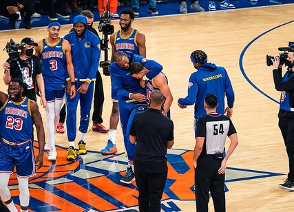 Photos: Stephen Curry Breaks NBA's All-Time 3-Point Record | Golden State Warriors