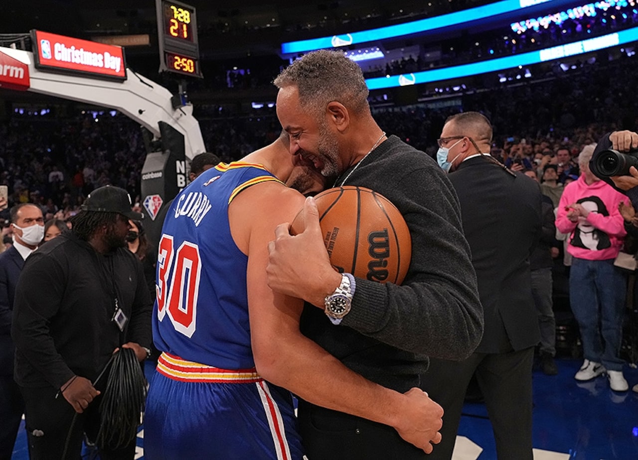 Photos: Stephen Curry Breaks NBA's All-Time 3-Point Record | Golden State Warriors